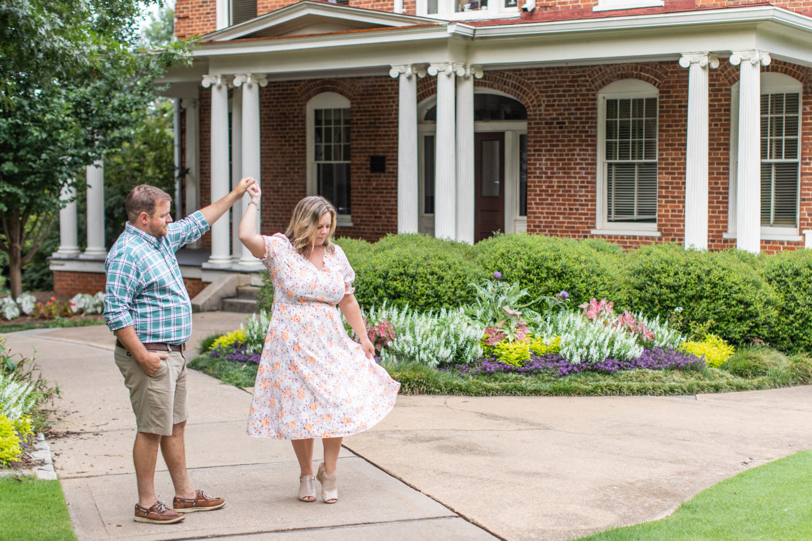 9 Raleigh Engagement Photo Locations - Moira Grace Photography